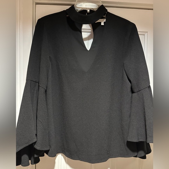 Wayf | Tops | Wayf Crepe Dressy Blouse | Poshmark